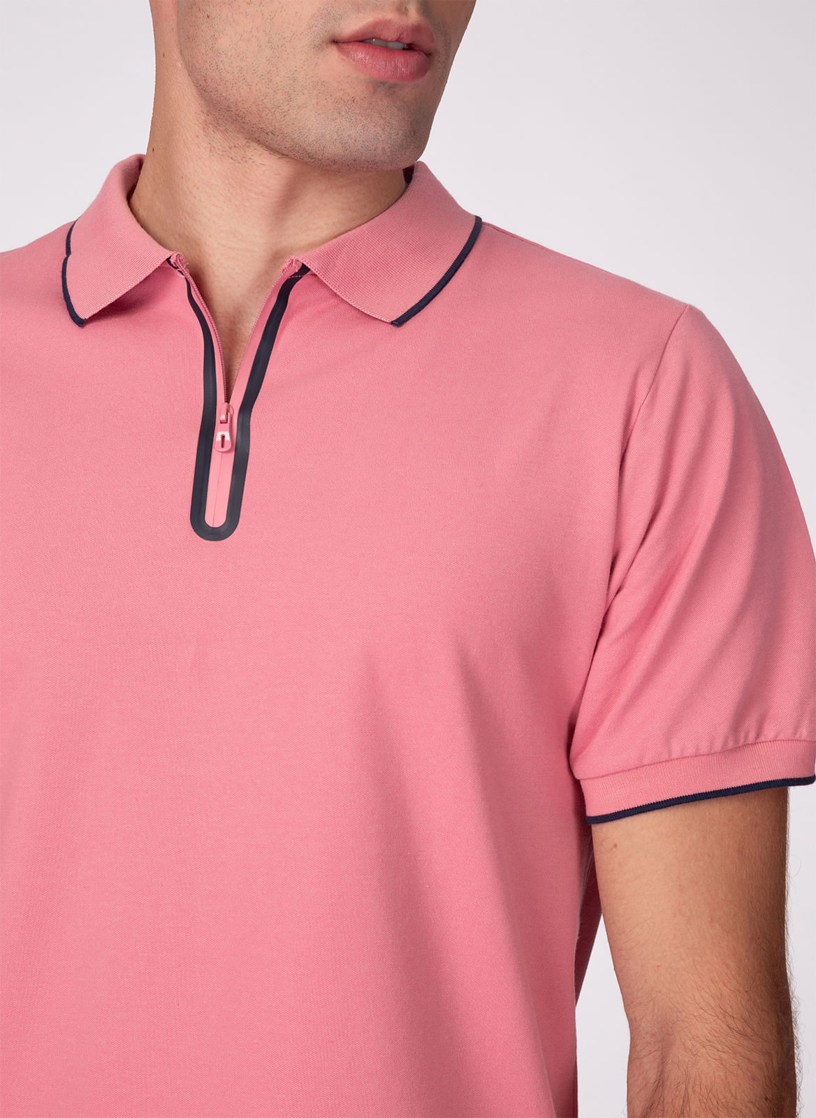 Polo Com Detalhes No Colarinho e Mangas - Privalia